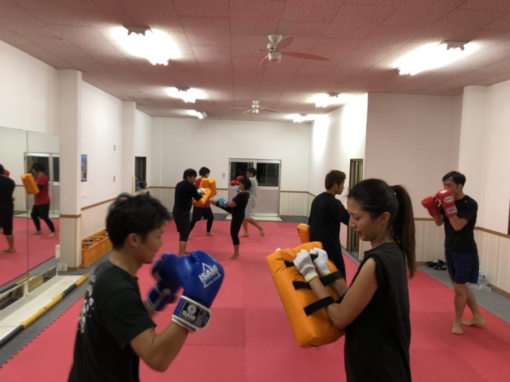 ☆EXERCISE-KICKBOXING-STUDIO『RAITO（ライト）』☆10月6日のレッスンです♬ | RAITO（ライト ...